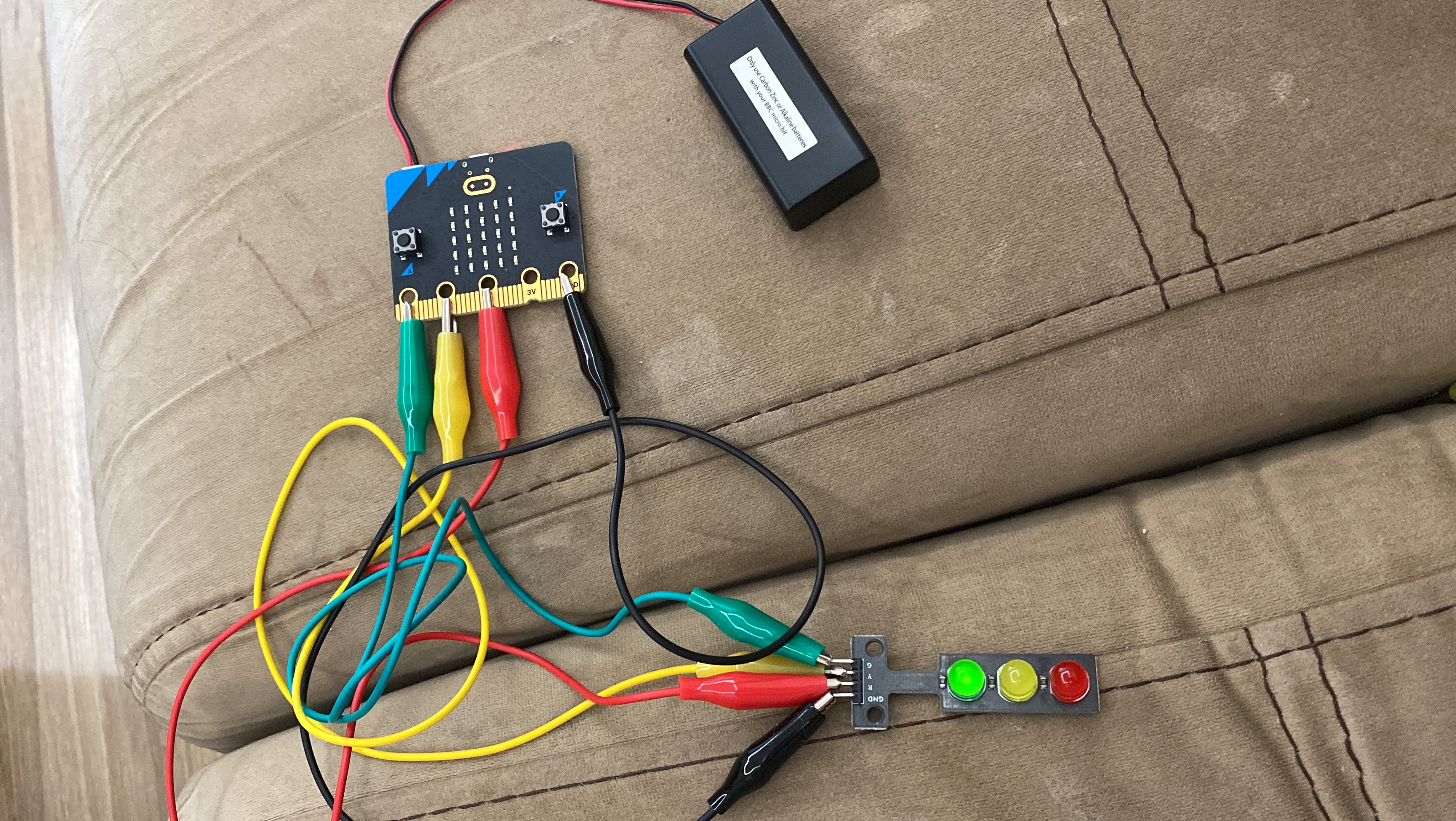 Traffic light microbit STEM project – Technology Realm Resources