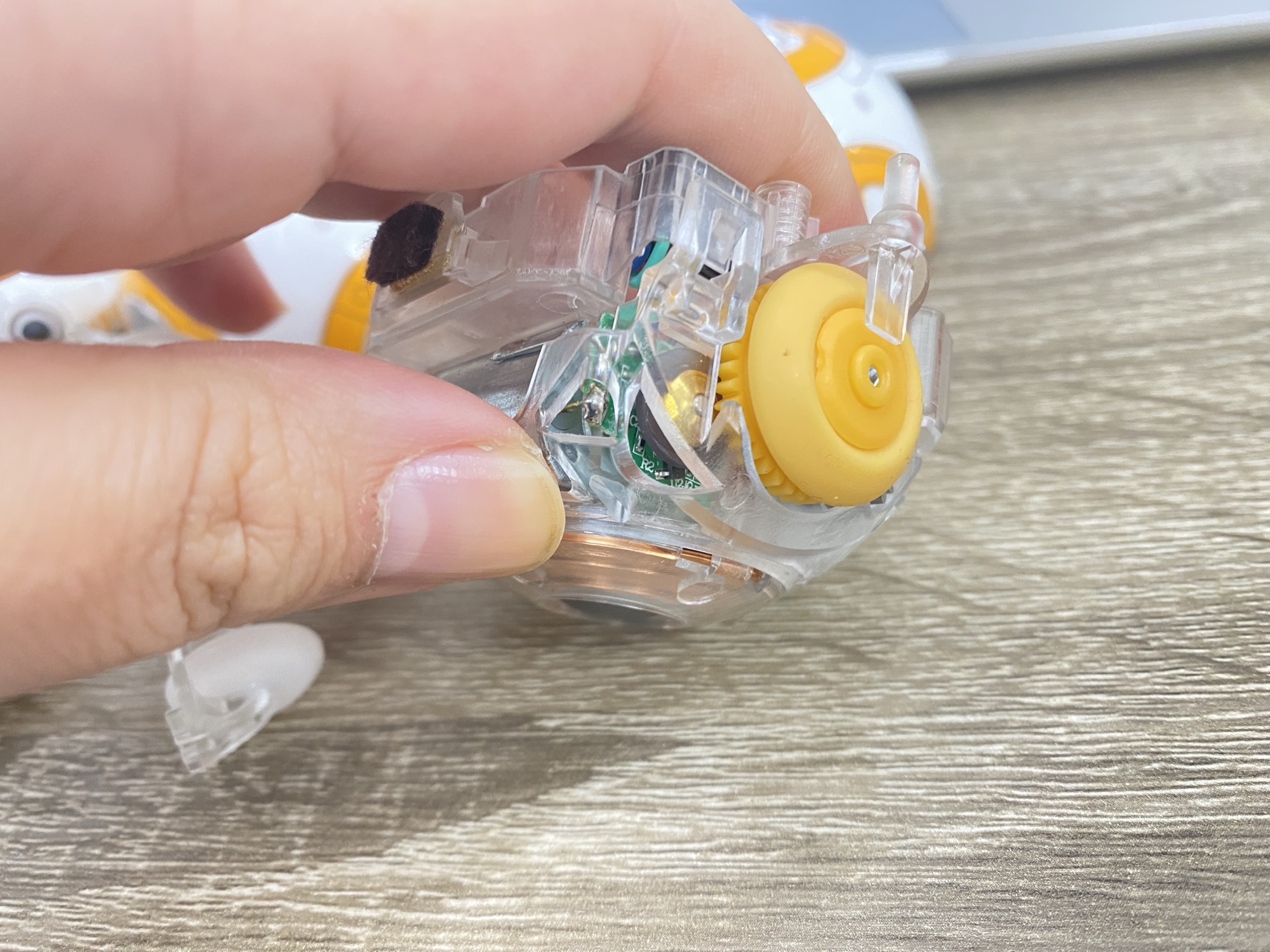 How do round robots like Sphero move? – Technology Realm Resources