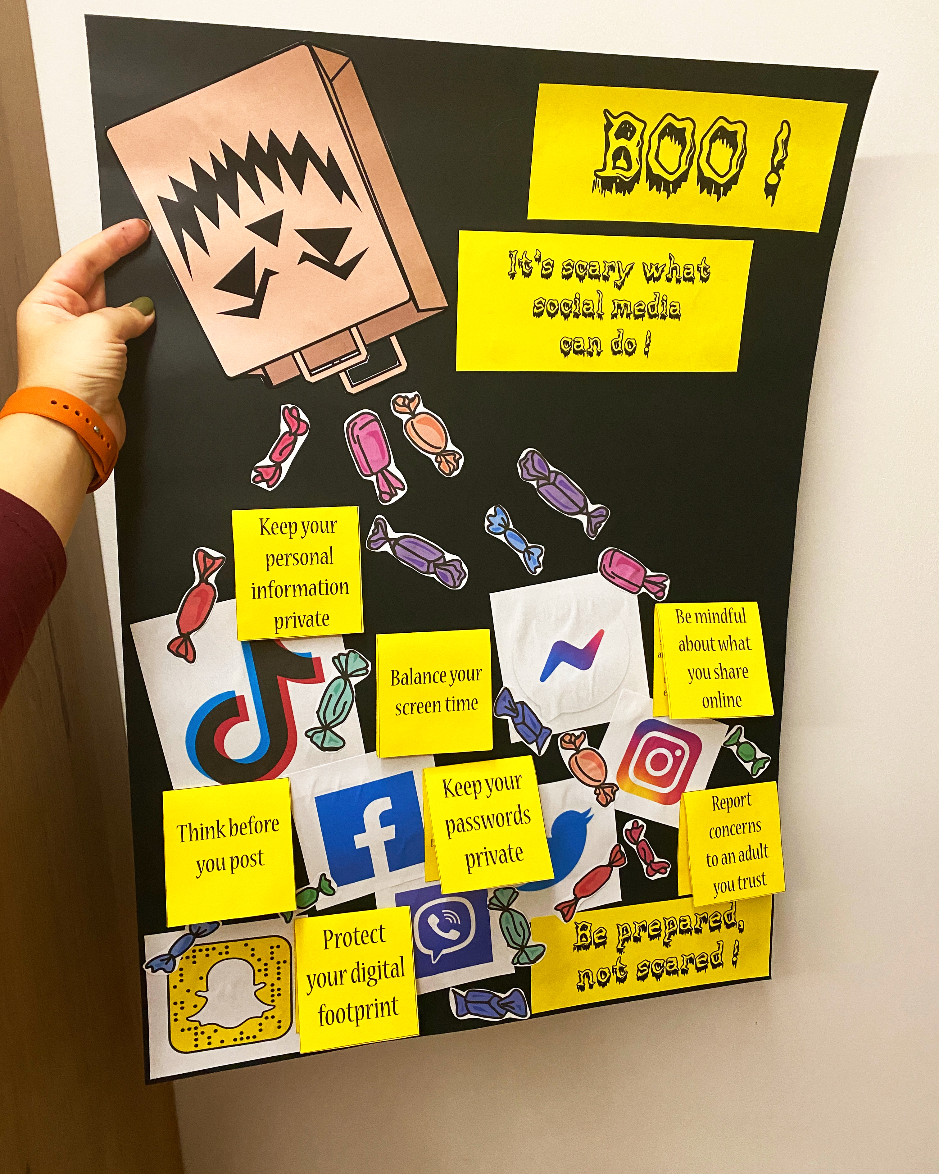 🎃 Bring Online Safety to Life with a Spooky Halloween Bulletin Board 👻 ...